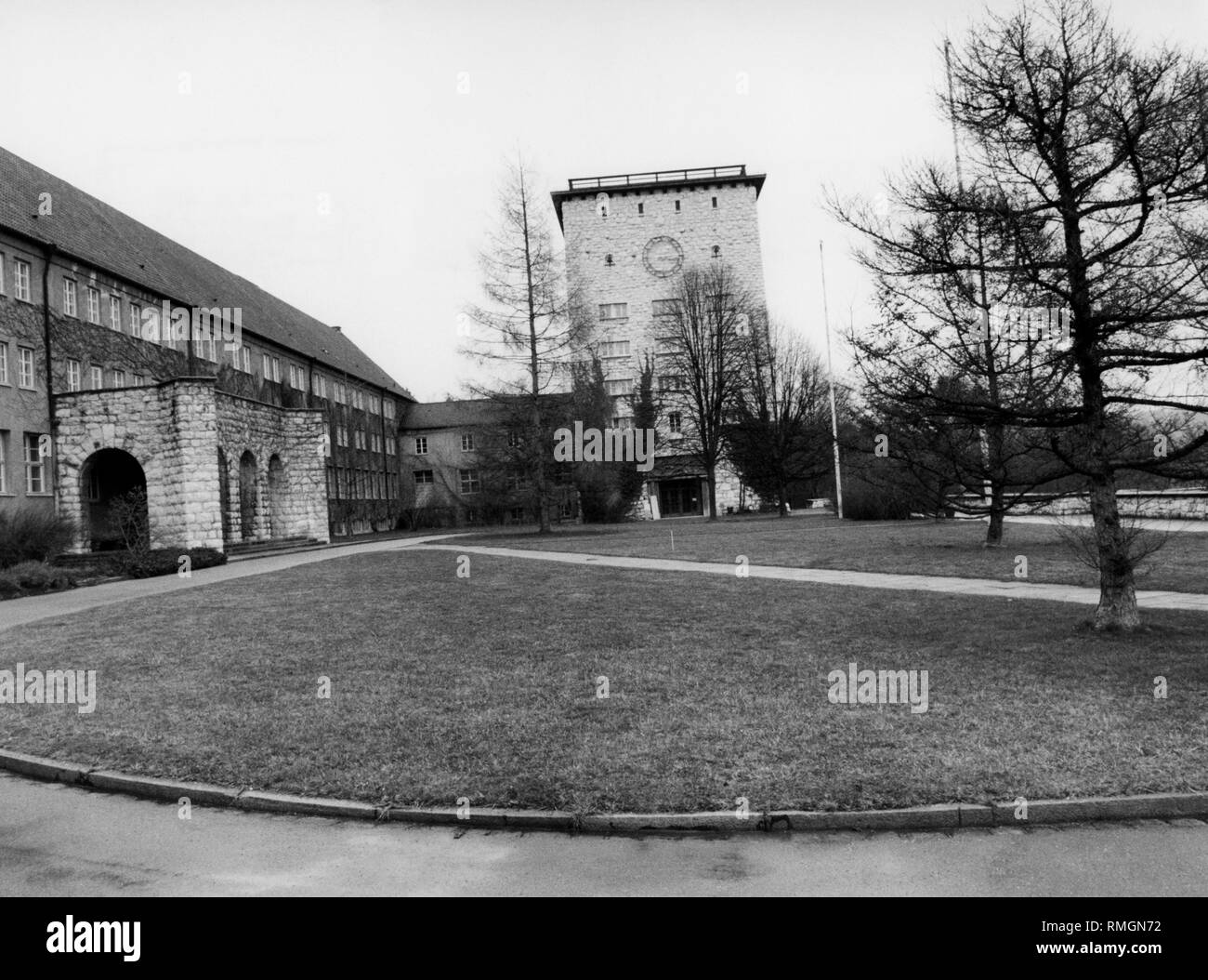 University of applied science Black and White Stock Photos & Images - Alamy