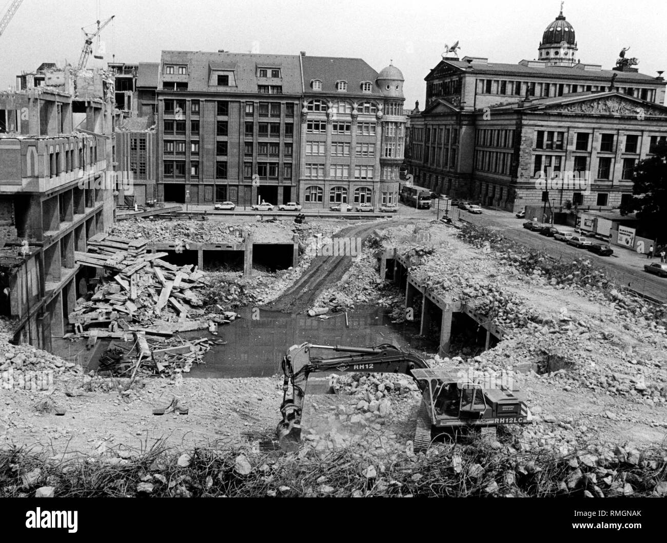 Demolition background hi-res stock photography and images - Alamy