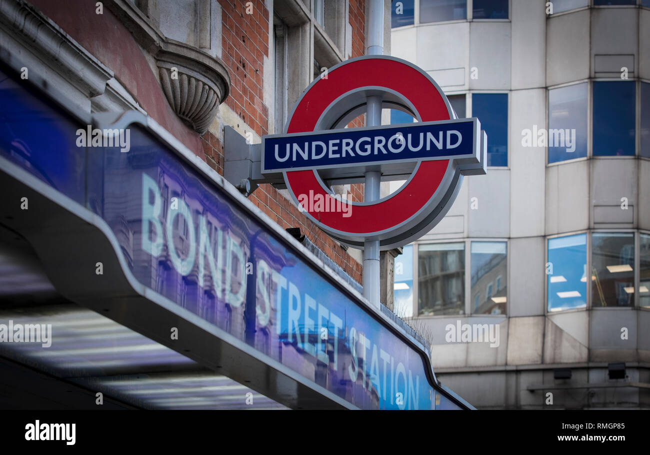 Bond street station sign hi-res stock photography and images - Alamy