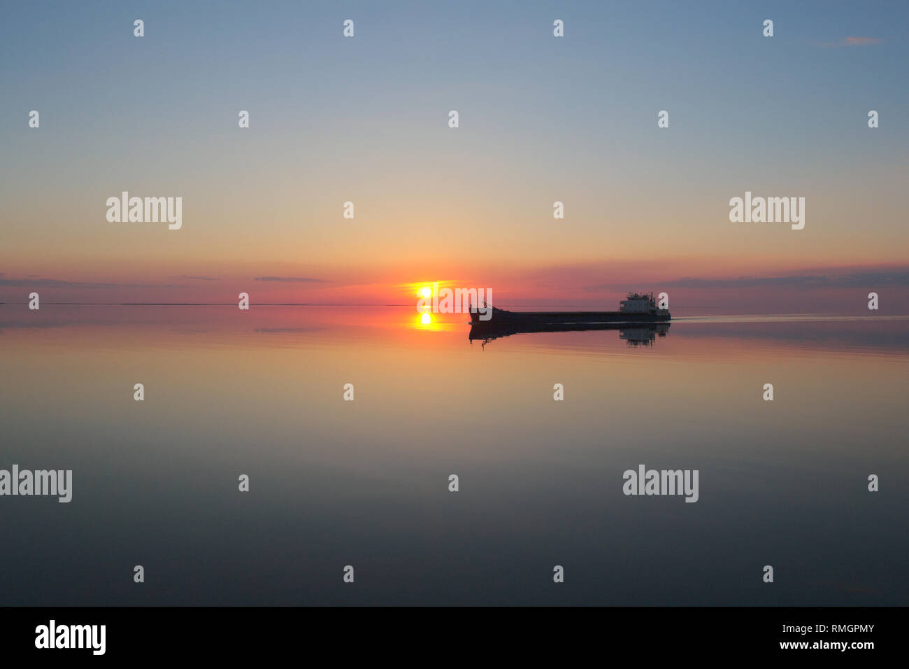 Barge sunset hi-res stock photography and images - Alamy