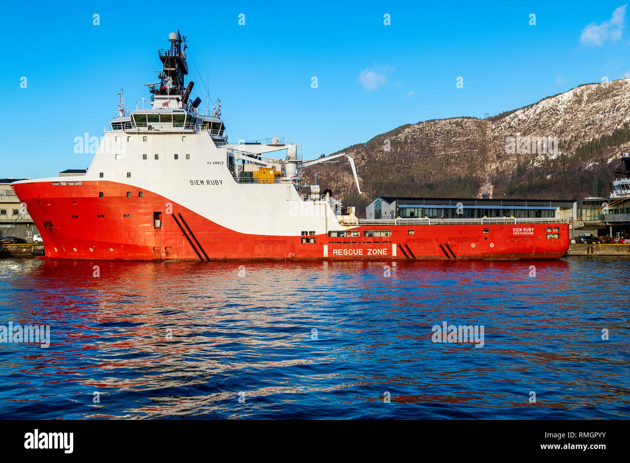 Offshore AHTS anchor handling tug supply vessel Siem Ruby in the port ...