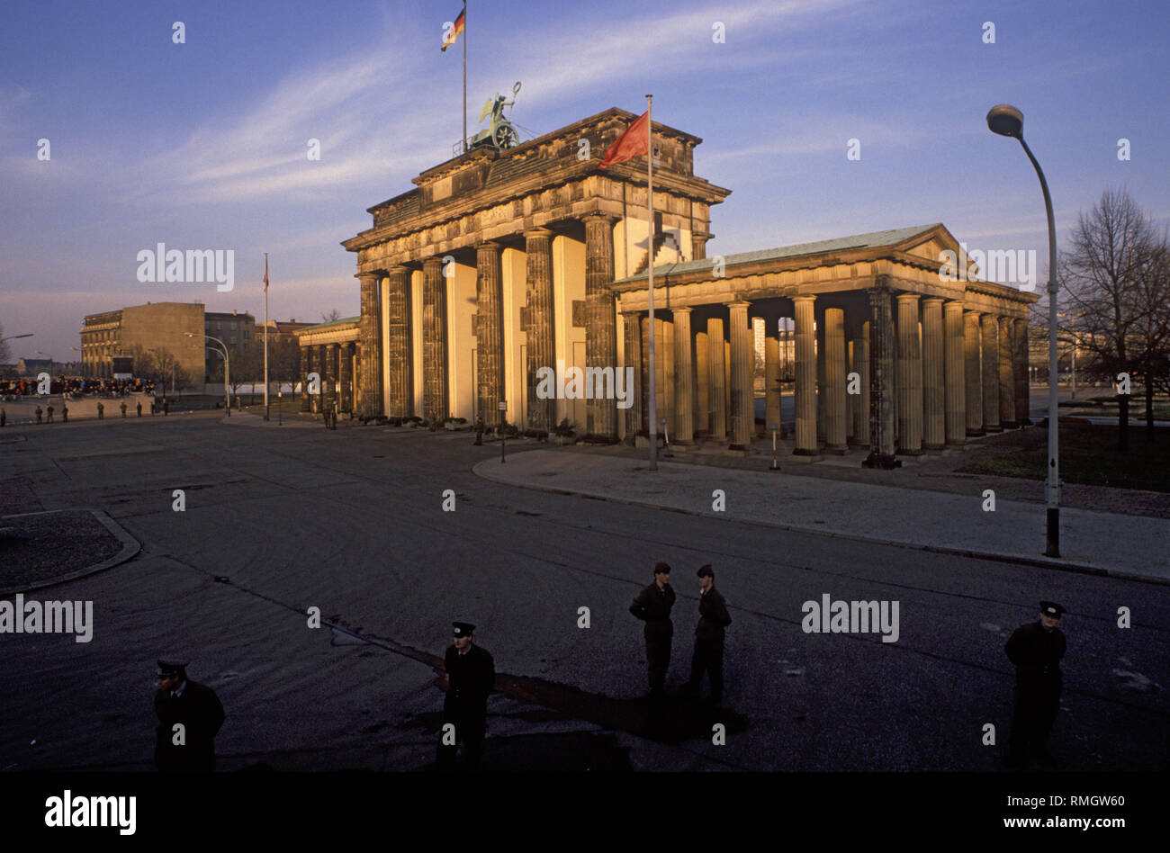 Celebrate fall of berlin wall soldiers hi-res stock photography and ...