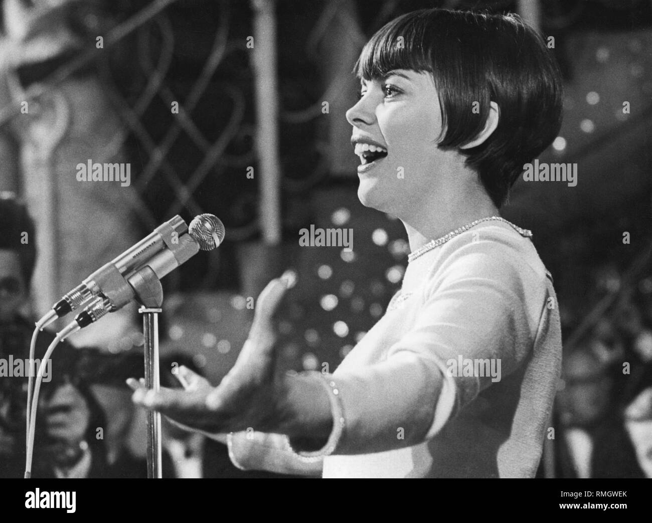 Mireille Mathieu High Resolution Stock Photography and Images - Alamy