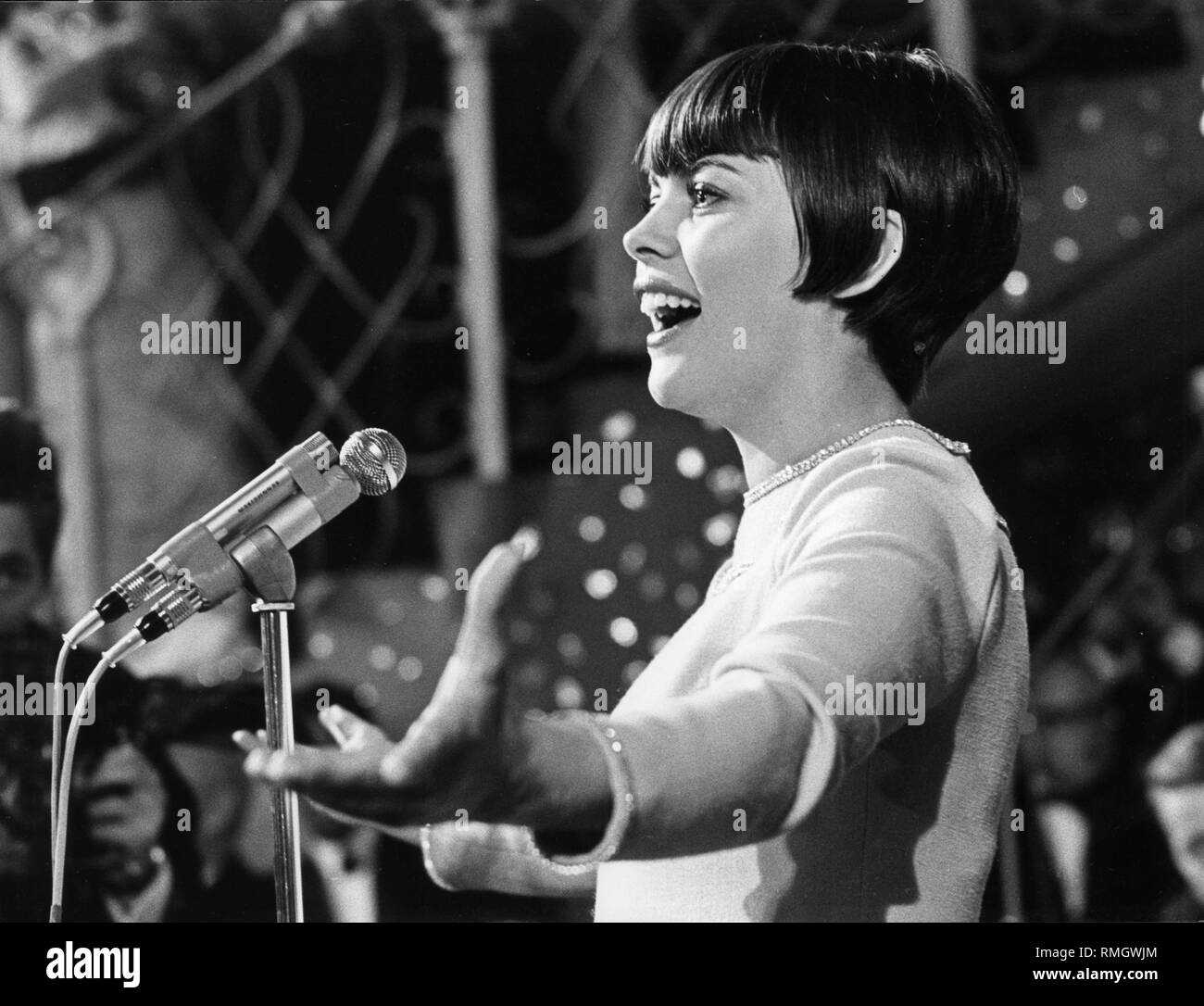 Mireille Mathieu French Singer High Resolution Stock Photography and ...