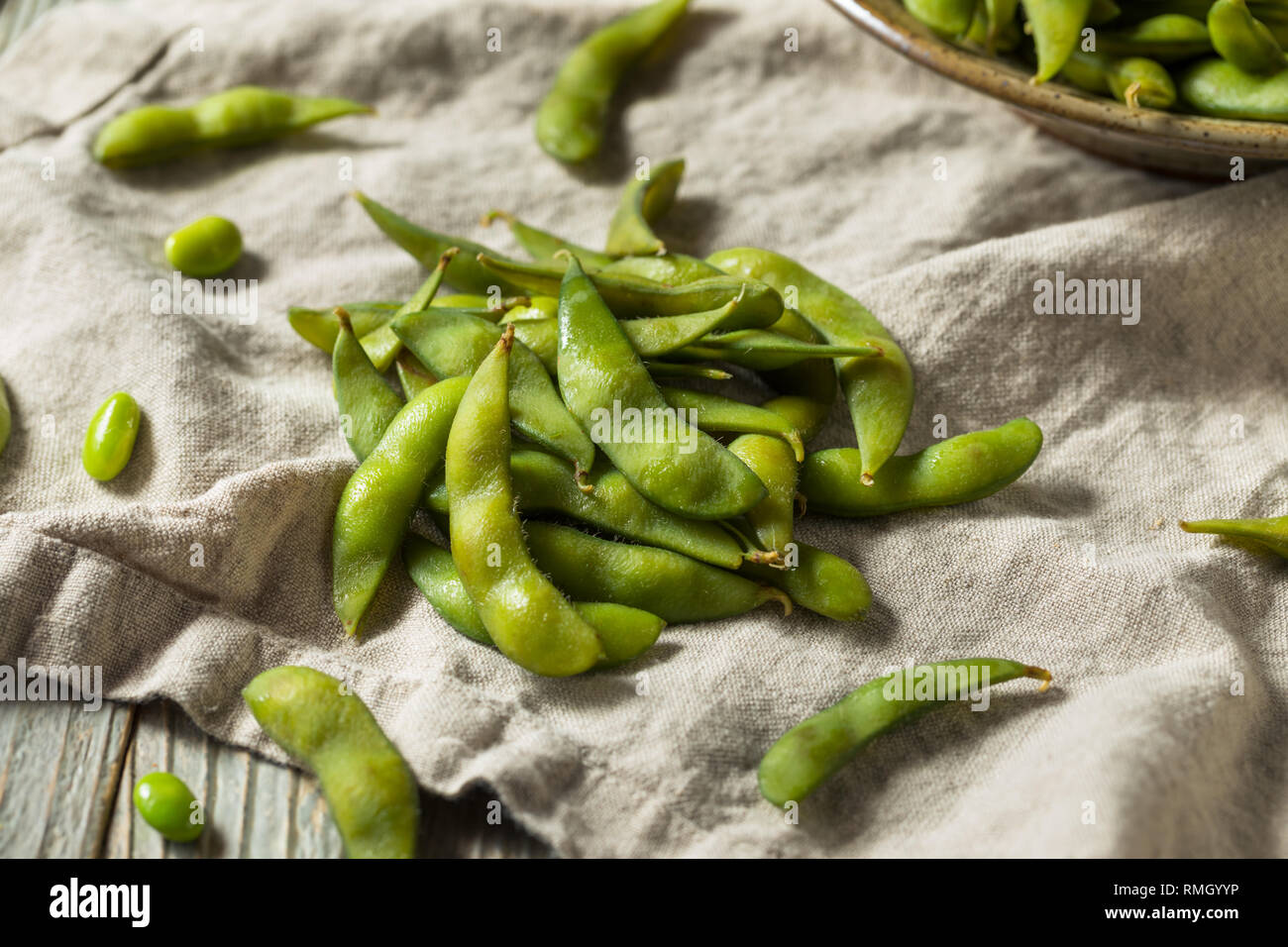 Raw Green Organic Edamame Soy Beans Ready to Eat Stock Photo - Alamy
