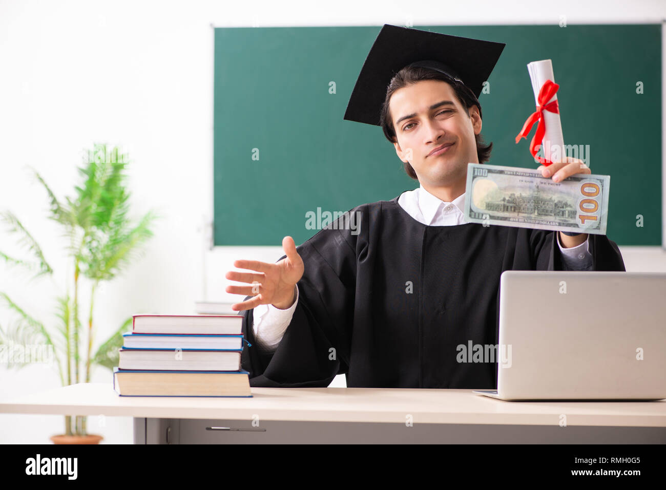 Excited student tuition class hi-res stock photography and images - Alamy