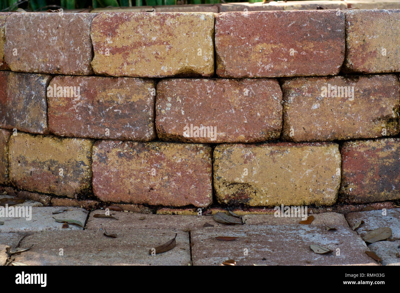Curved wall bricks hi-res stock photography and images - Alamy