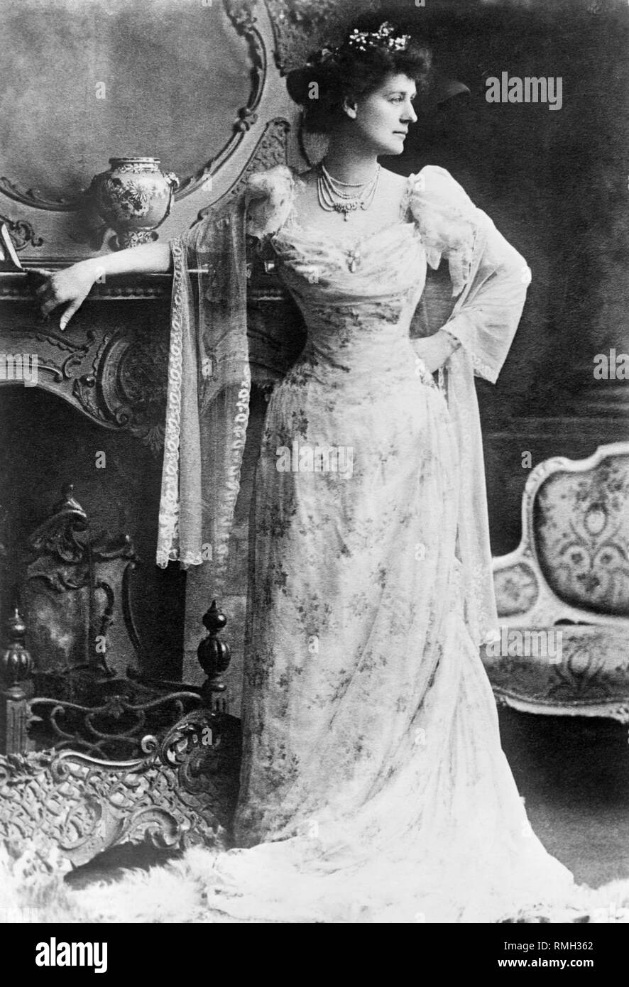 Countess constance markievicz hi-res stock photography and images - Alamy