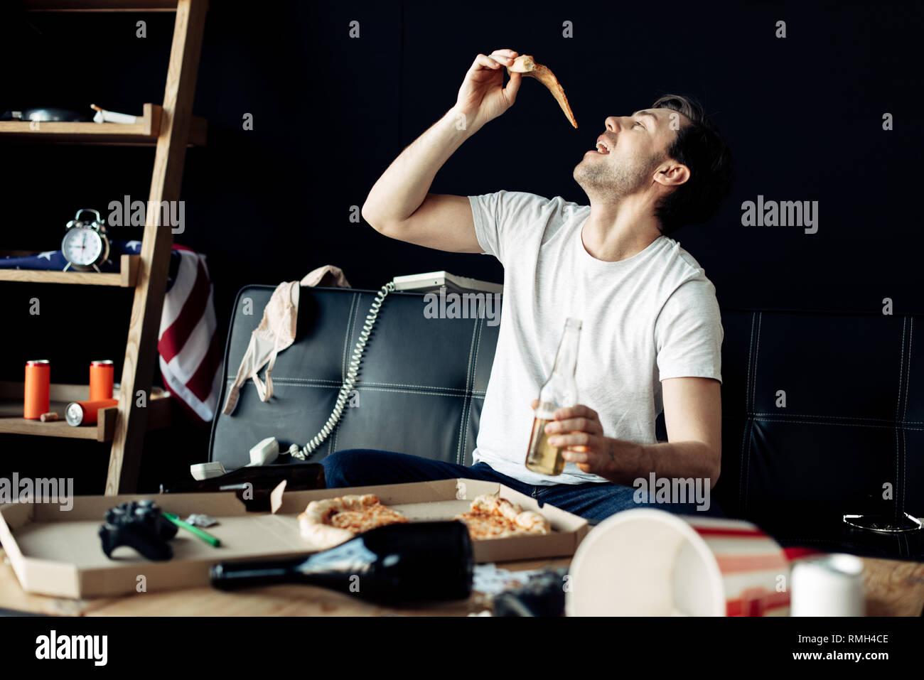 Messy eating man hi-res stock photography and images - Alamy