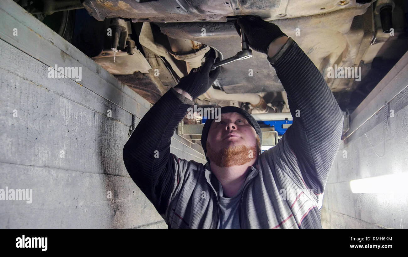 Inspection pit hi-res stock photography and images - Alamy