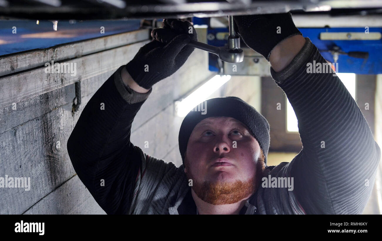 Inspection pit hi-res stock photography and images - Alamy