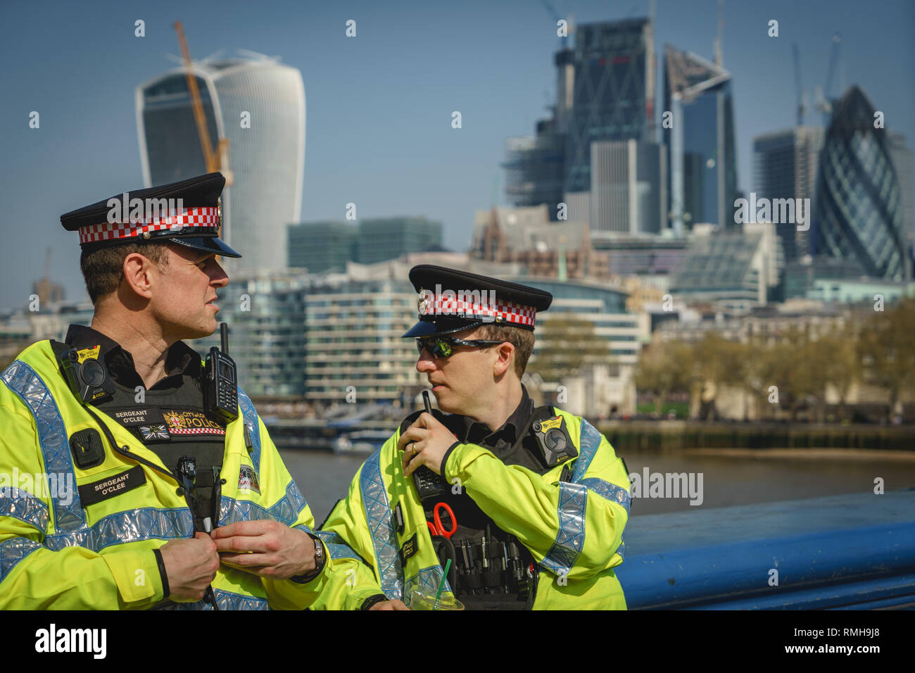 City of london police officers hi-res stock photography and images - Alamy