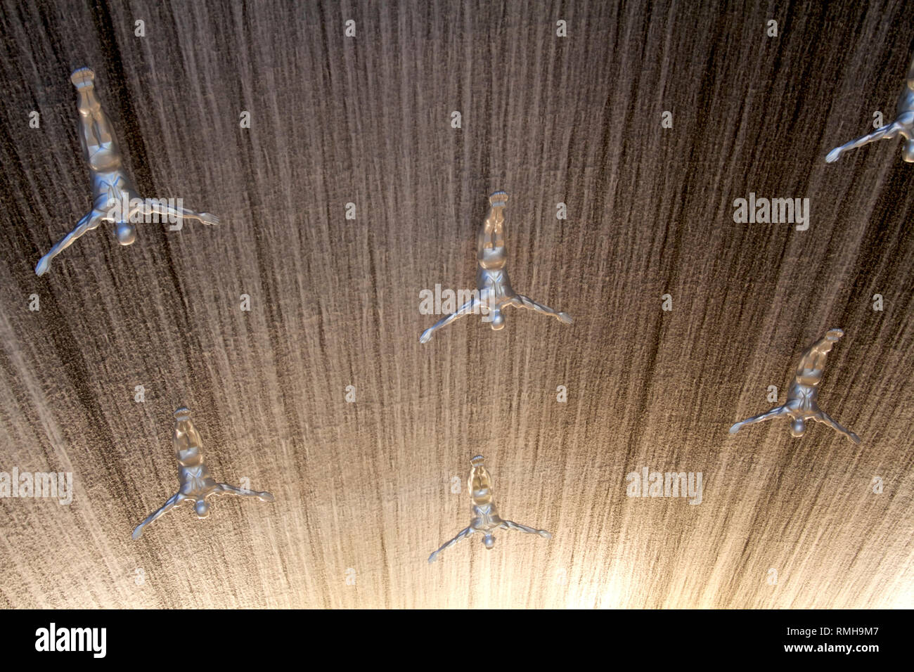 Sculpture in dubai mall hi-res stock photography and images - Alamy