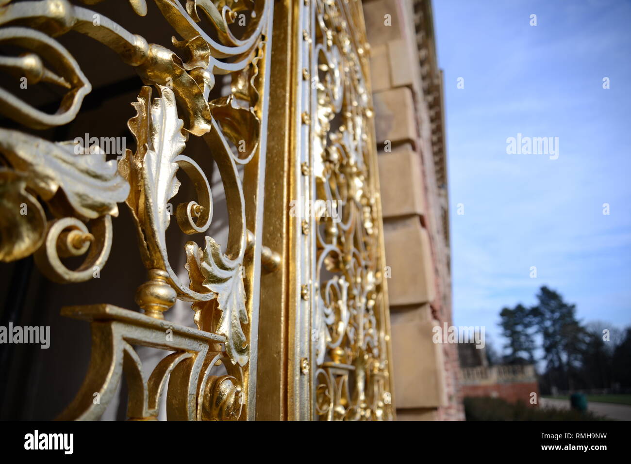 Gilded gates hi-res stock photography and images - Alamy