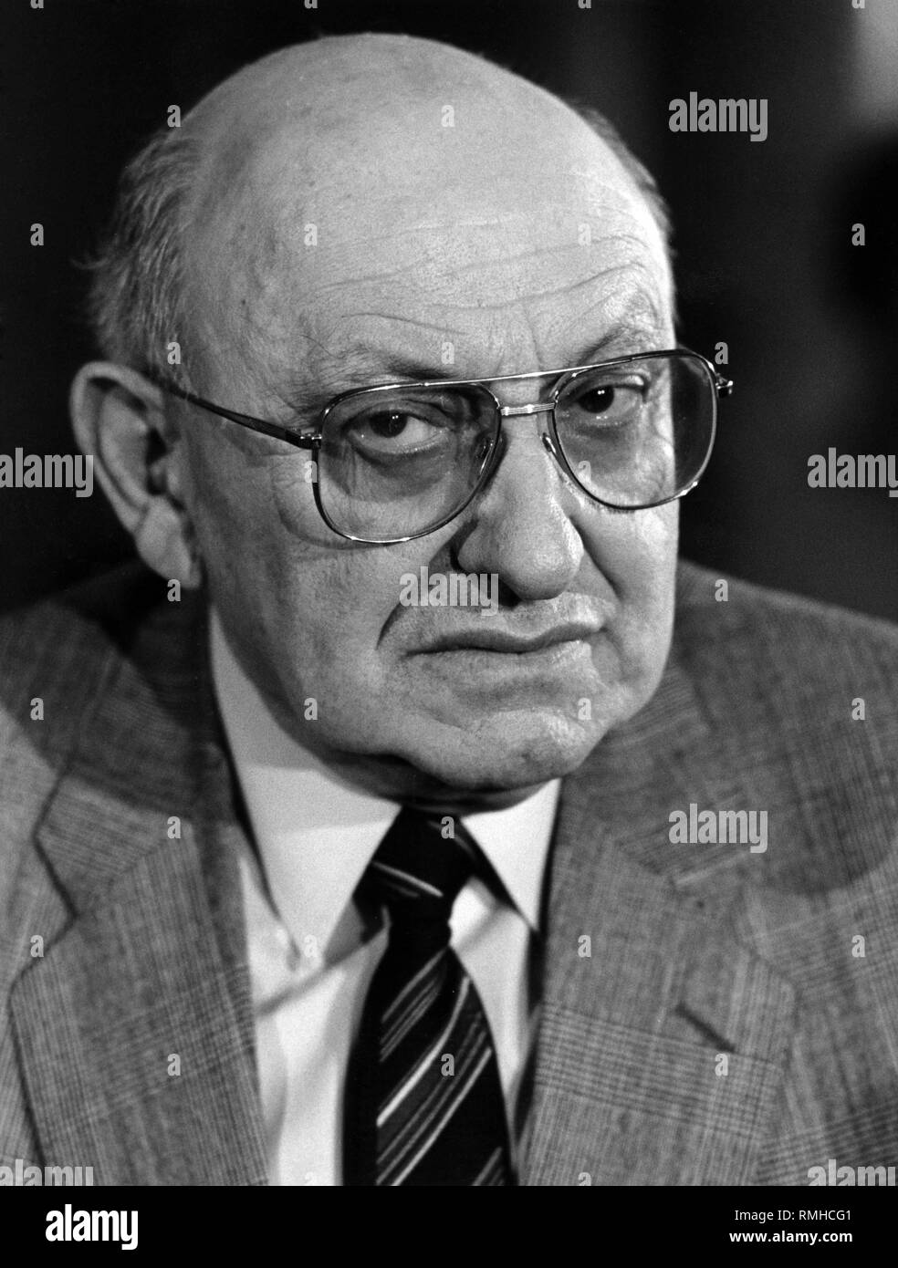 Reich ranicki hi-res stock photography and images - Alamy