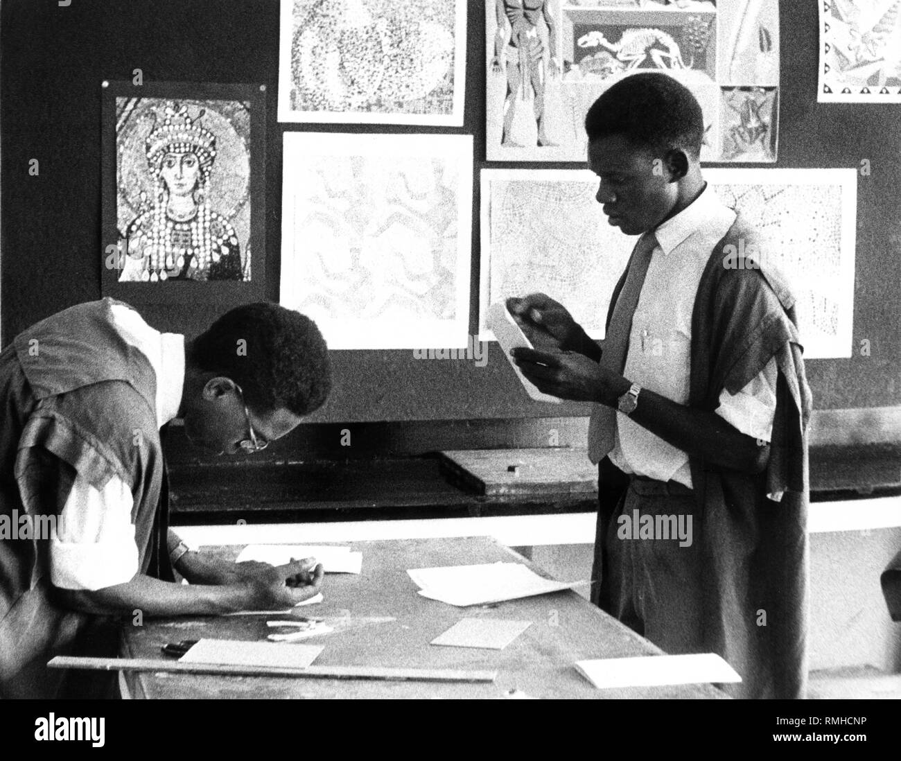 1960s college students hi-res stock photography and images - Alamy