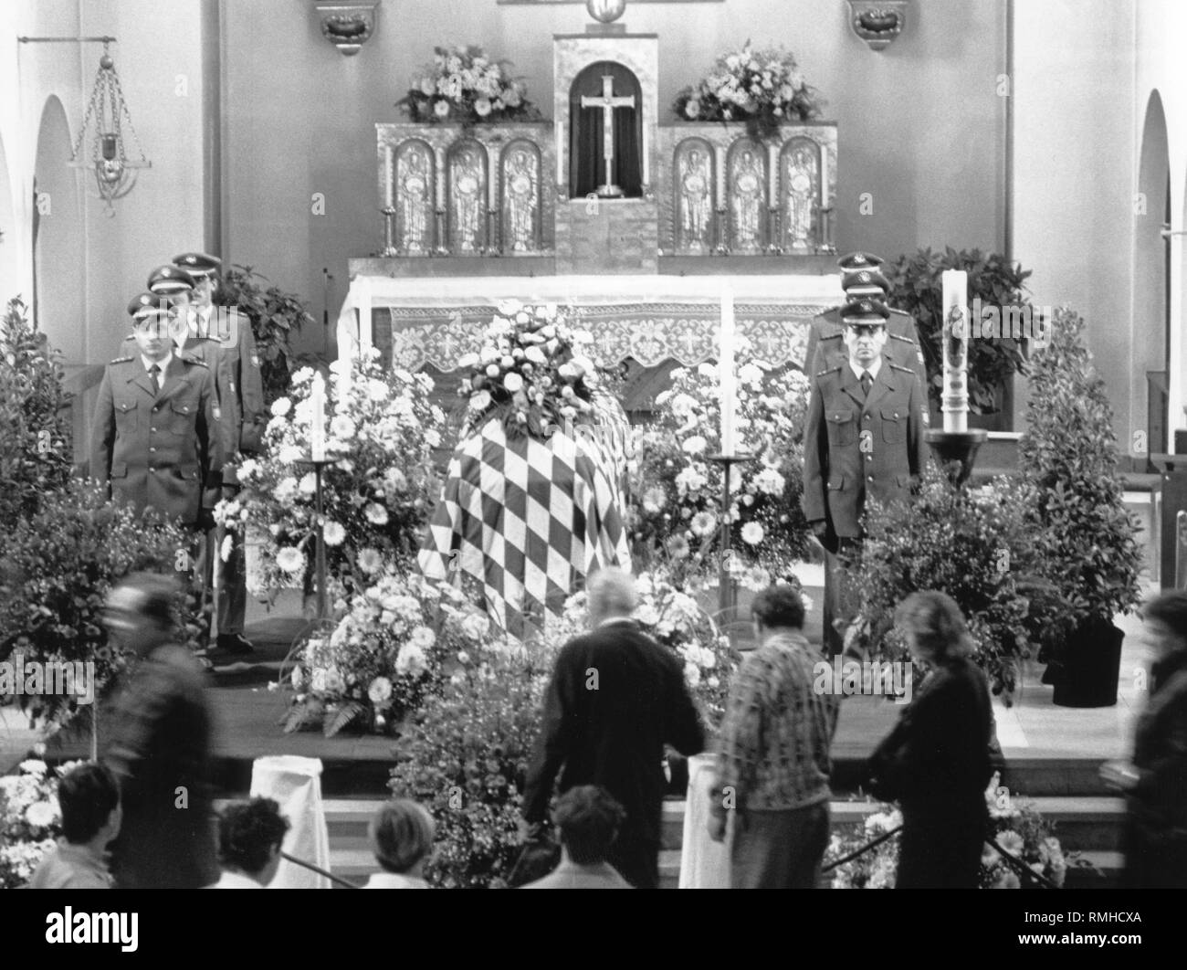 The displayed coffin of Franz Josef Strauss in the Pius Chapel of the ...