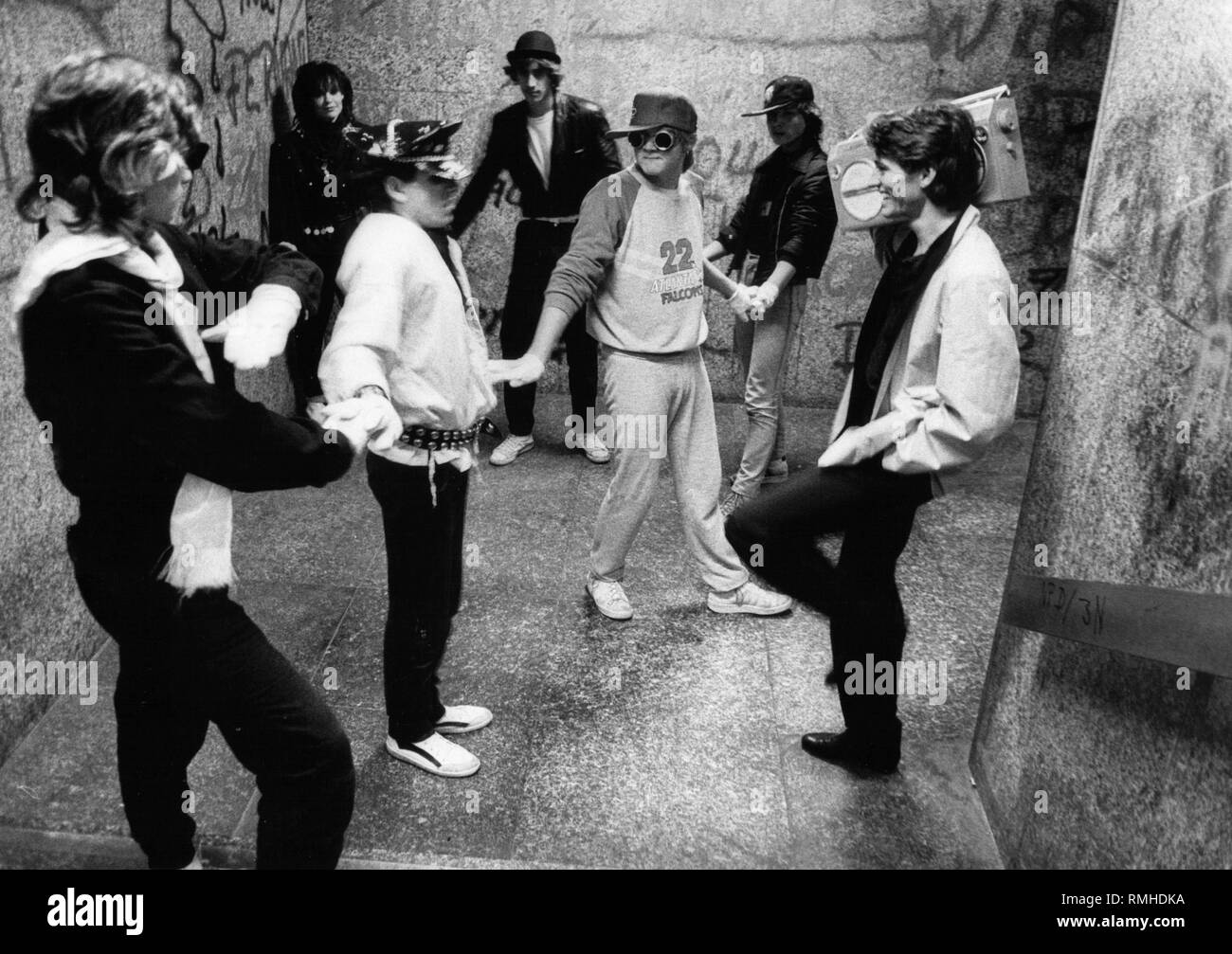 1983 fashion hi-res stock photography and images - Alamy