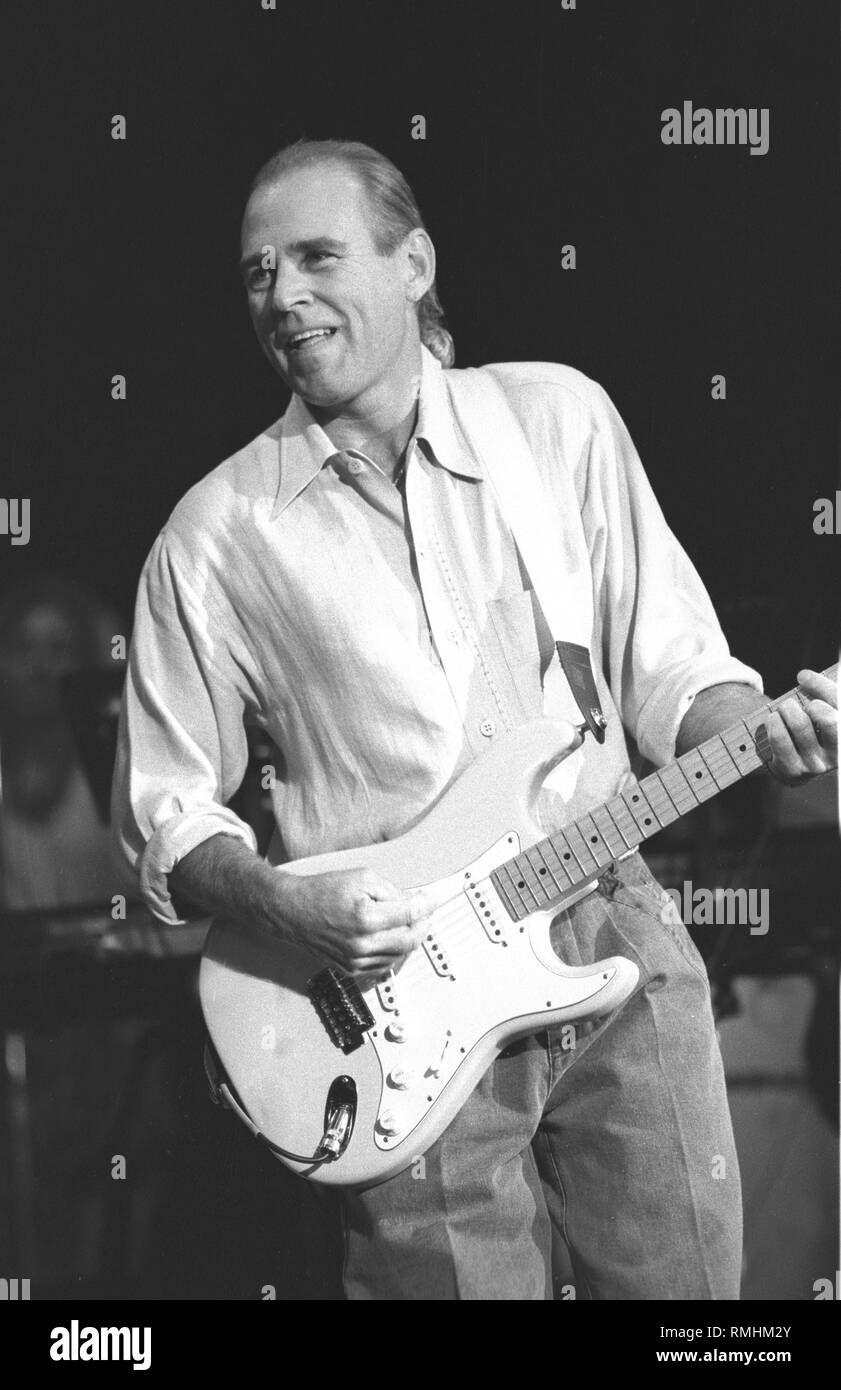 Jimmy buffett concert hi-res stock photography and images - Alamy