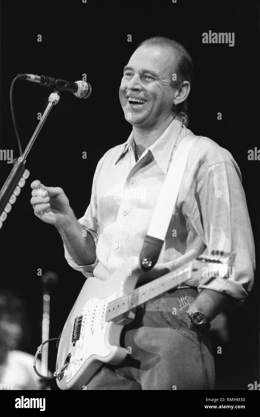 Jimmy buffett concert hi-res stock photography and images - Alamy