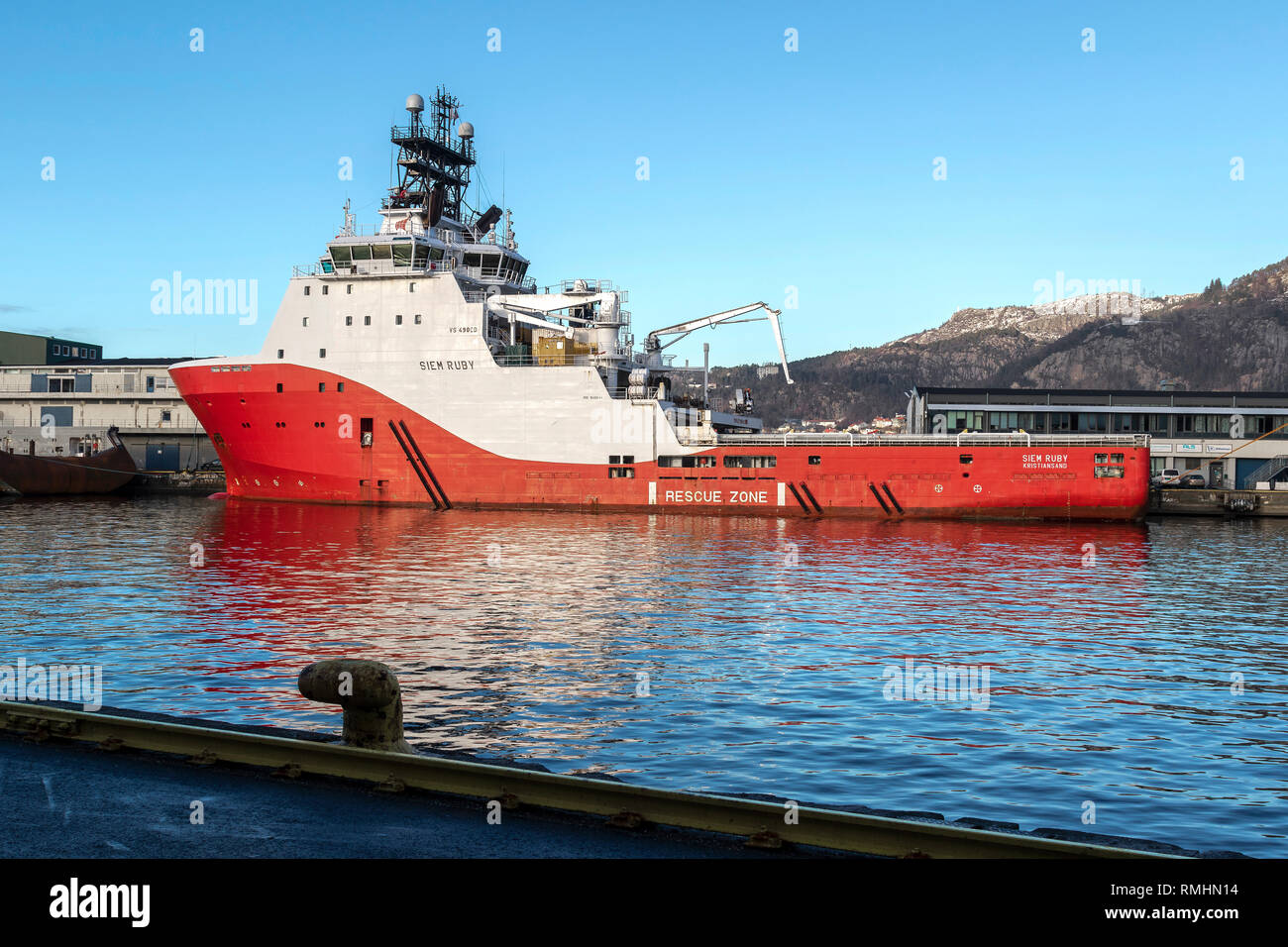 Offshore AHTS anchor handling tug supply vessel Siem Ruby in the port ...