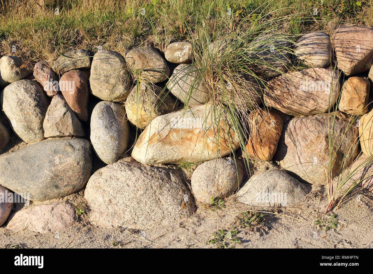 Planted stone wall hi-res stock photography and images - Alamy