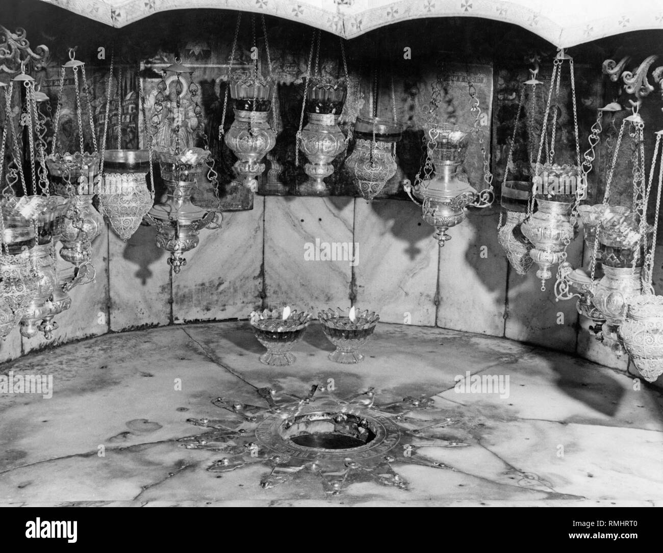 Bethlehem israel grotto of nativity hi-res stock photography and images ...