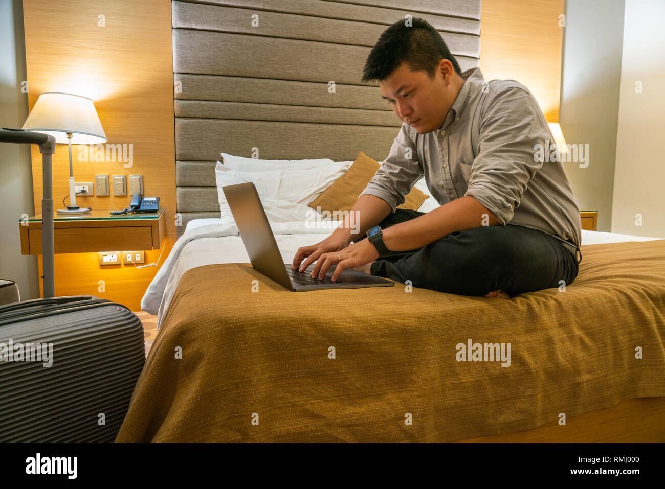 Man hotel room night hi-res stock photography and images - Alamy