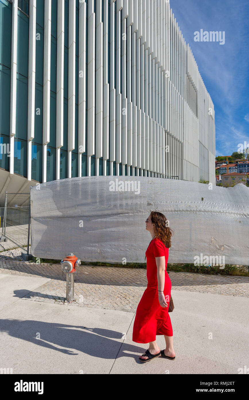 on the banks of the Tagus, the building of the new headquarters of the ...