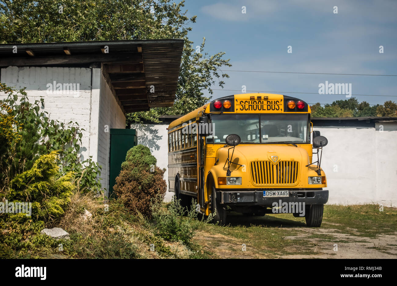 Big yellow school bus hi-res stock photography and images - Alamy