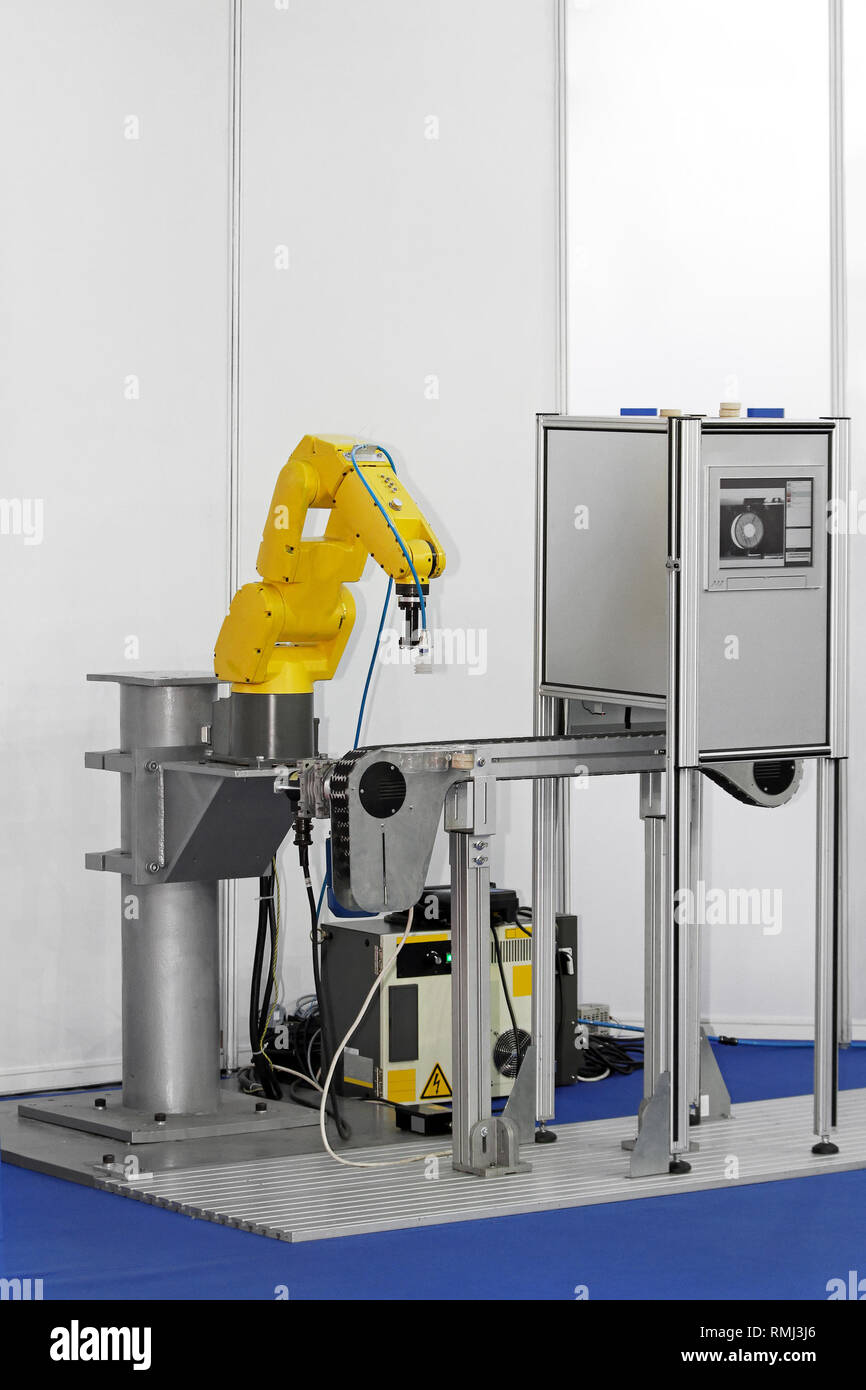 Robotic arm production line hi-res stock photography and images - Alamy