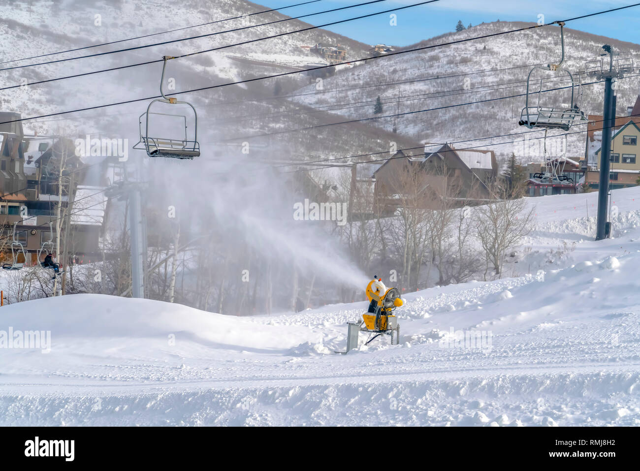 Snow cannon chair lifts hi-res stock photography and images - Alamy