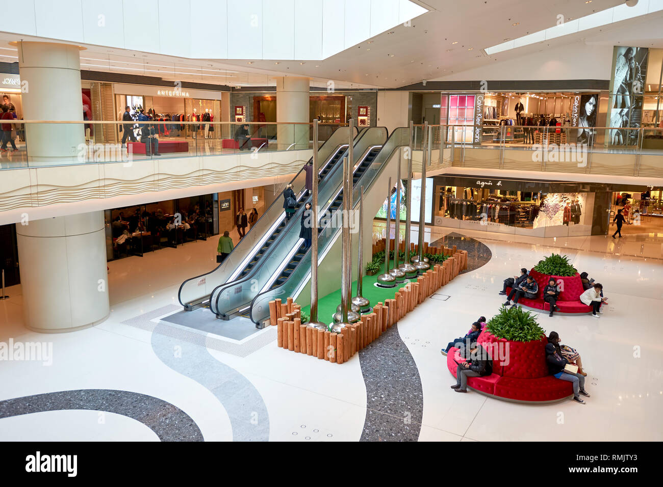 Elements mall kowloon station hi-res stock photography and images - Alamy