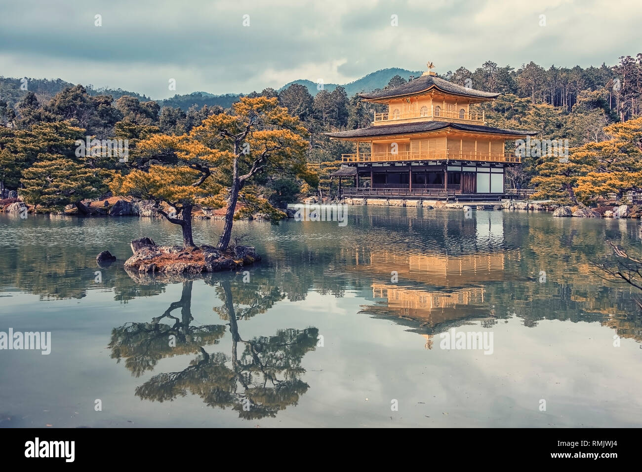 Water Of The Kinkaku Ji High Resolution Stock Photography and Images ...