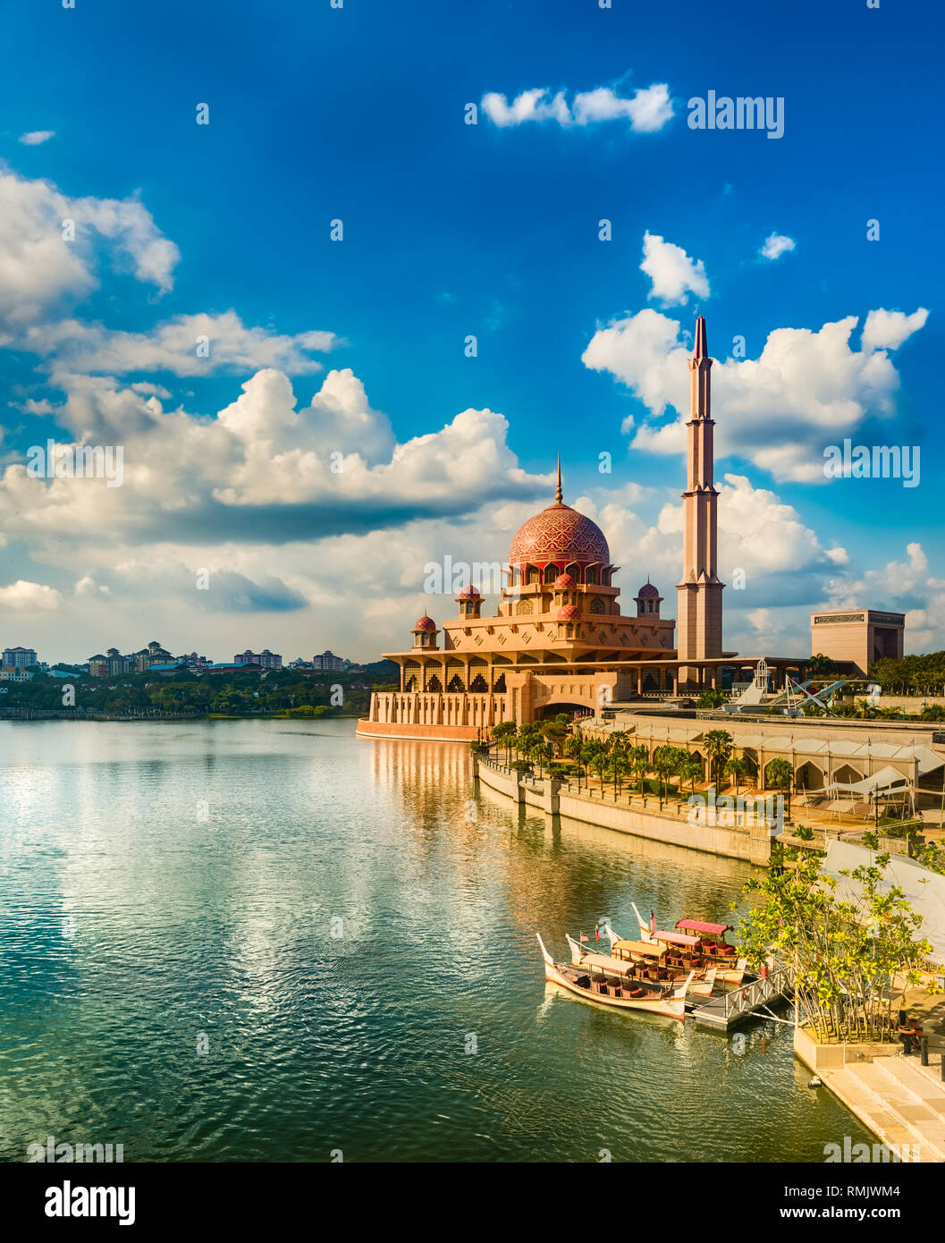 Putrajaya mosque on water hi-res stock photography and images - Alamy