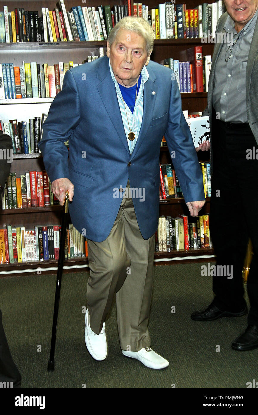 Mack lewis hi-res stock photography and images - Alamy