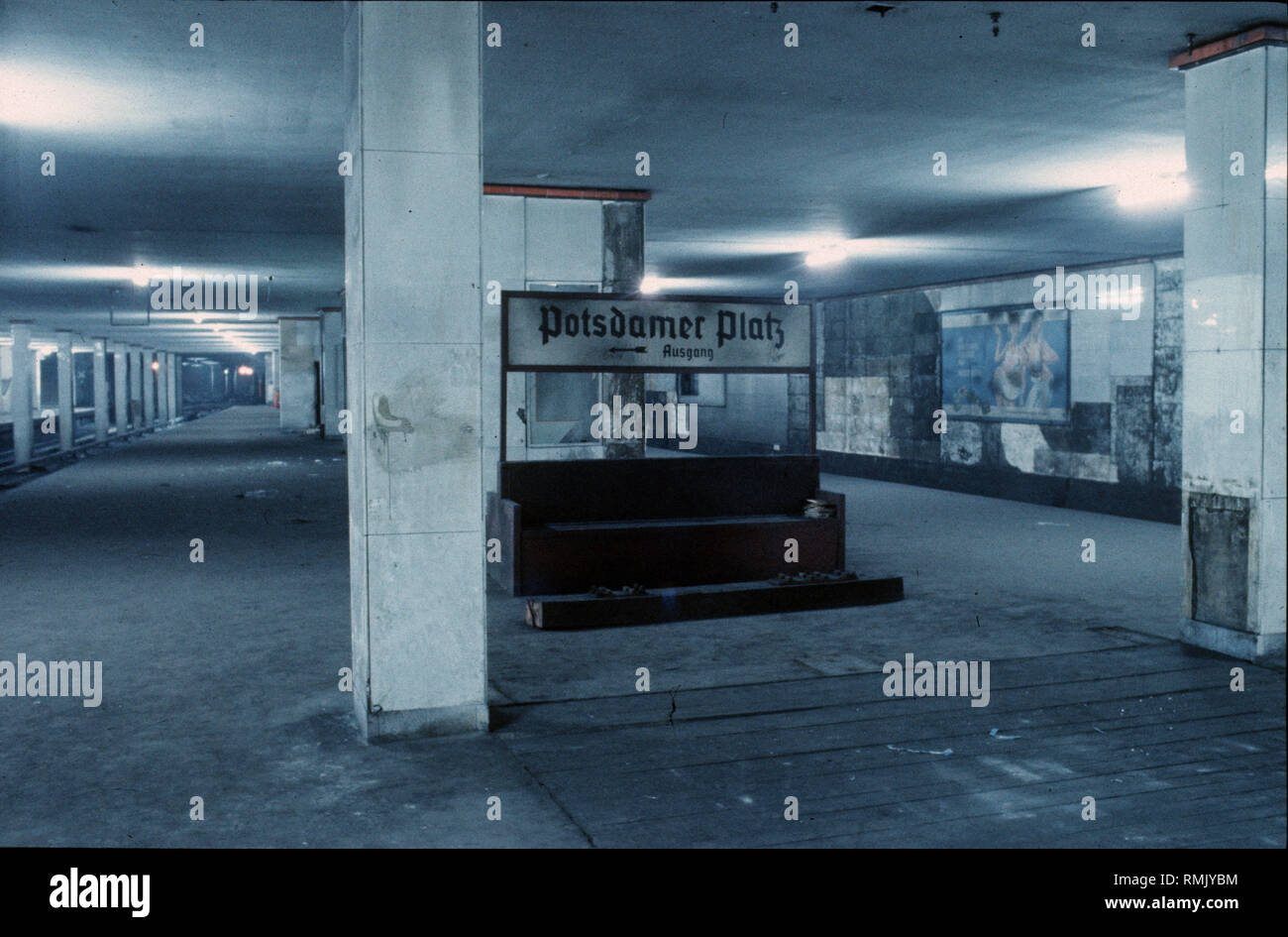 Germany, Berlin, 17.06.1990, (Ghost station) S-Bahn station (station ...