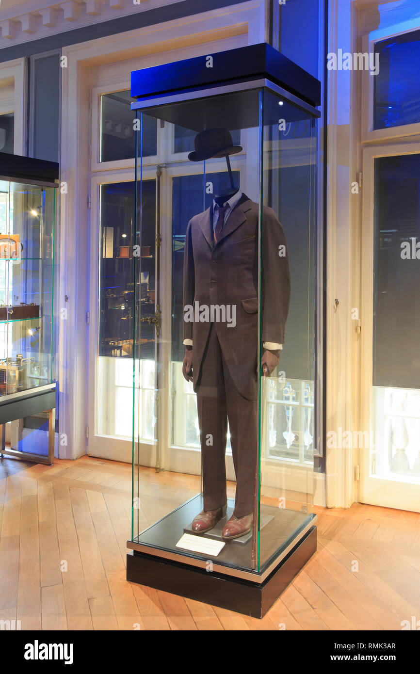 Suit of the inventor and electrical engineer Nikola Tesla (1856-1943 ... Suit of the inventor and electrical engineer Nikola Tesla (1856-1943 ...