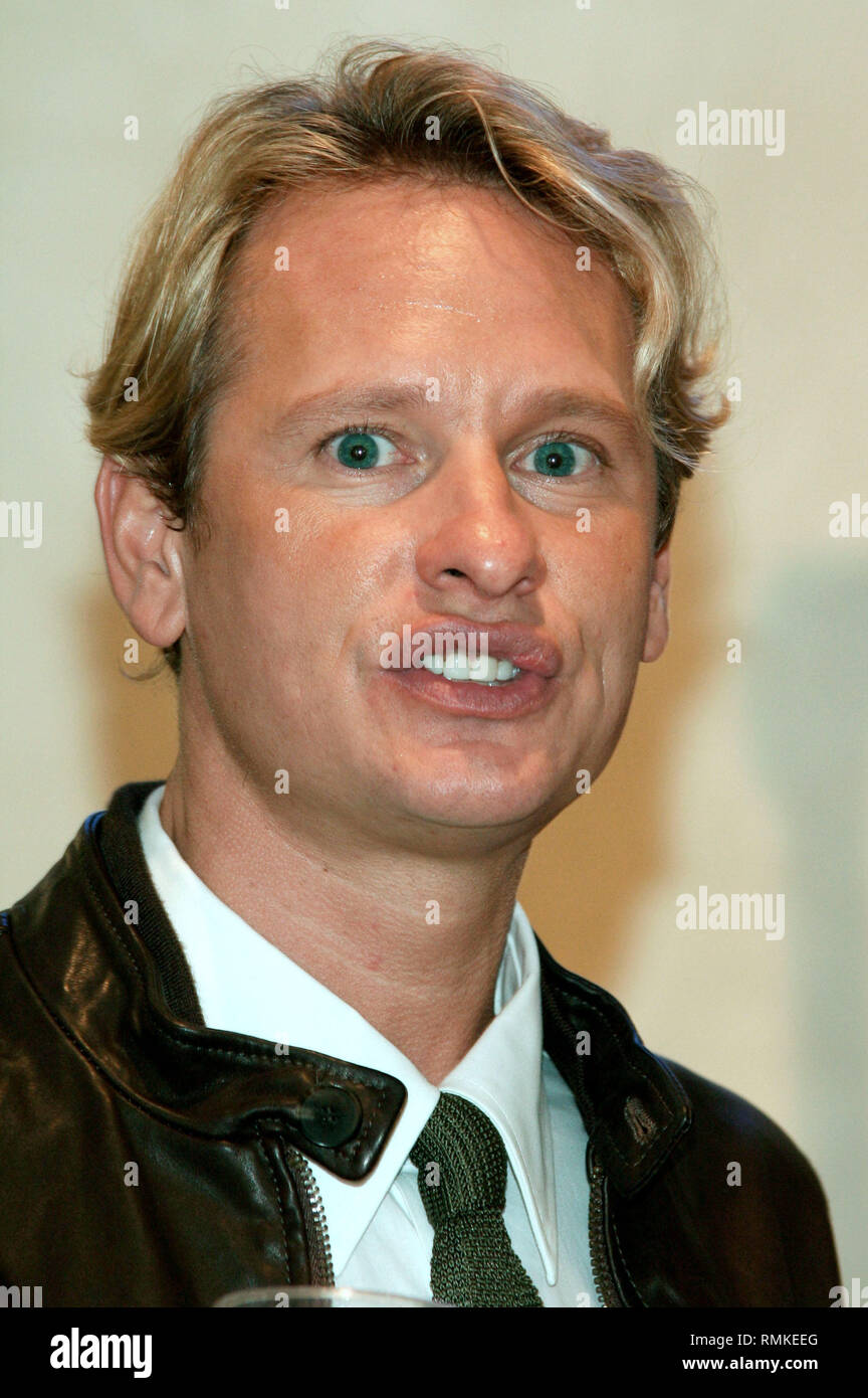 Donna karens flagship store hi-res stock photography and images - Alamy