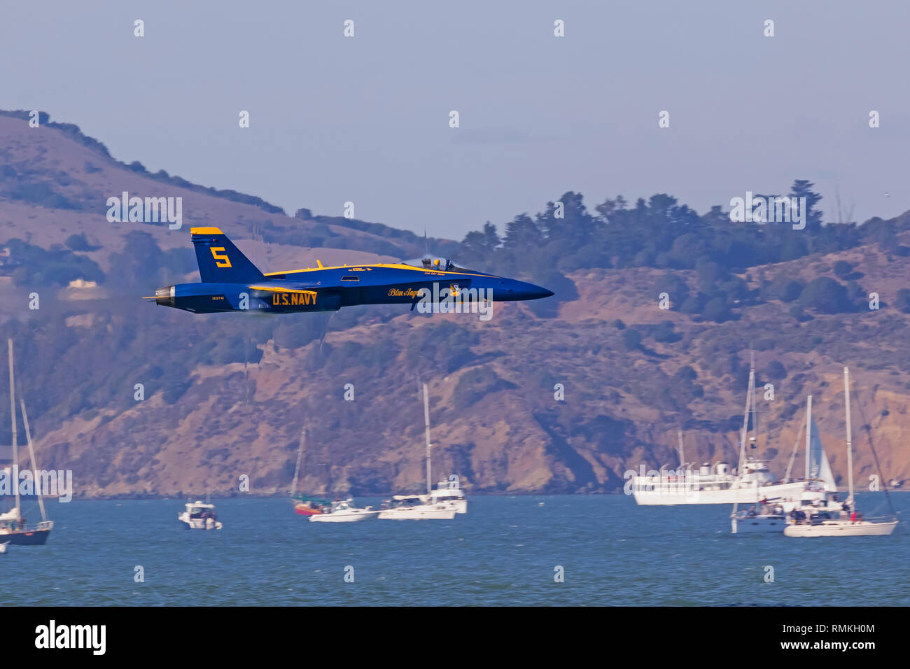 Airplane Blue Angels F-18 jet fighter Stock Photo - Alamy