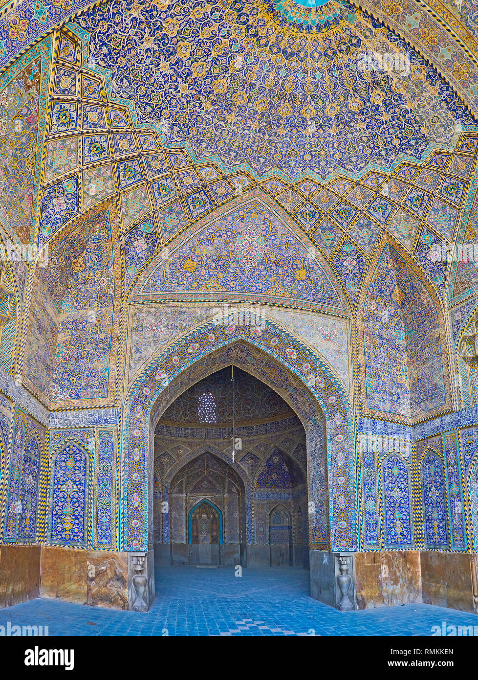 ISFAHAN, IRAN - OCTOBER 21, 2017: The ornate portal of Seyed Mosque ...