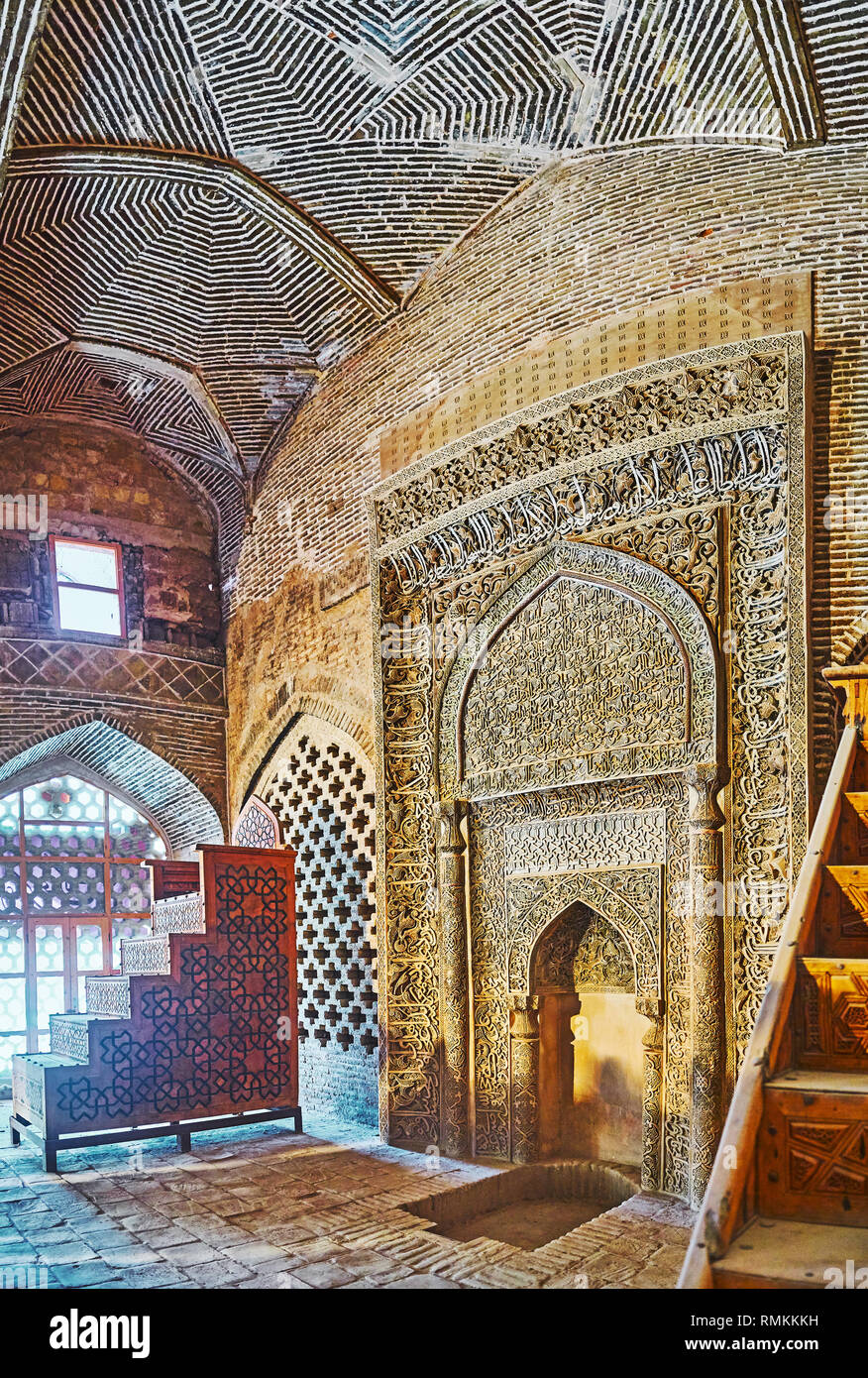Isfahan friday mosque mihrab hi-res stock photography and images - Alamy
