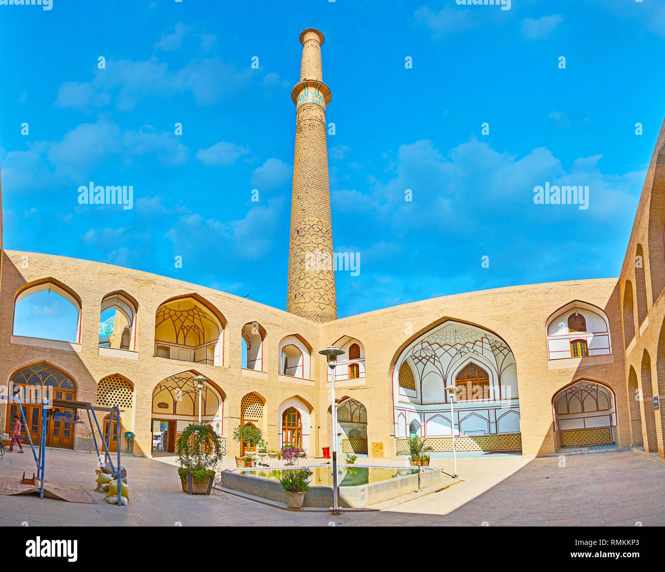 ISFAHAN, IRAN - OCTOBER 21, 2017: Panorama of the courtyard (sahn) of ...