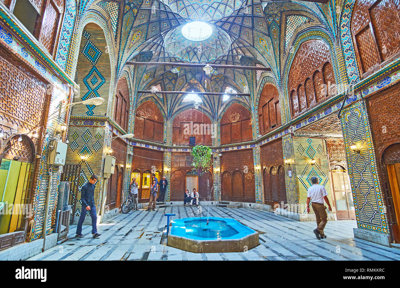 ISFAHAN, IRAN - OCTOBER 21, 2017: The ornate interior of medieval ...