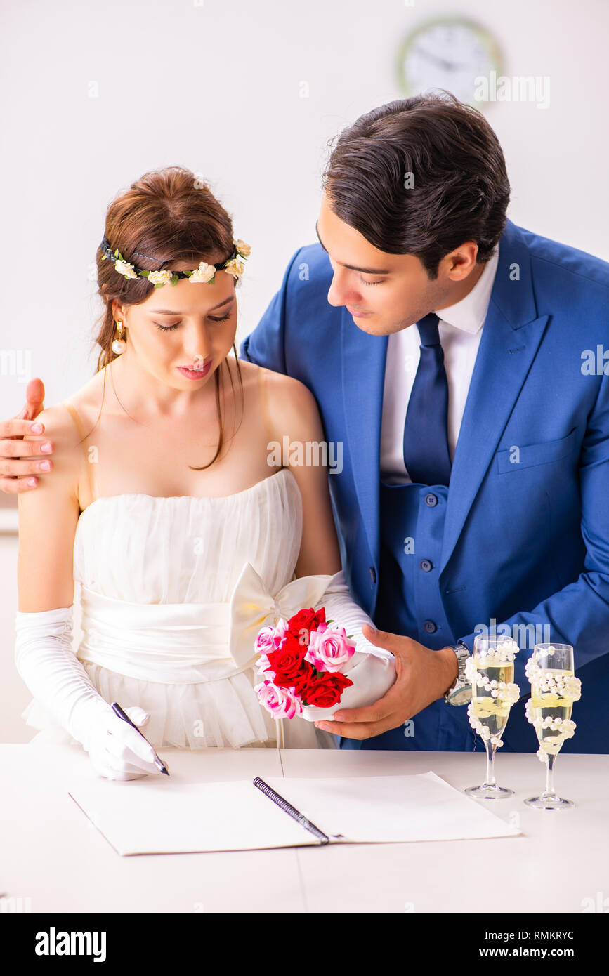 Wedding ceremony with wife and husband Stock Photo - Alamy