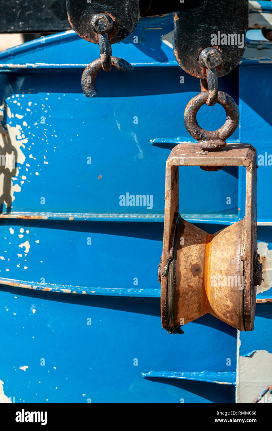 Pulley block hi-res stock photography and images - Alamy