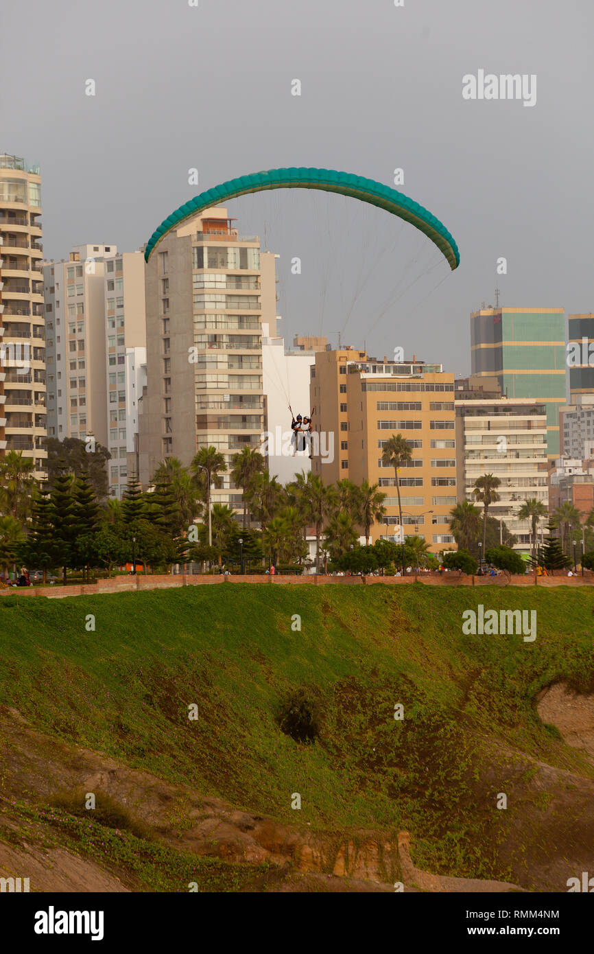 Paragliding in Lima,Peru Stock Photo - Alamy
