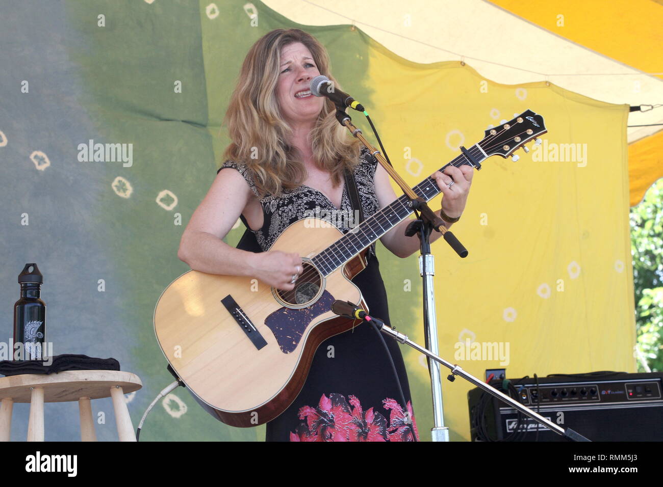 Singer, songwriter and guitarist Dar Williams is shown performing on ...