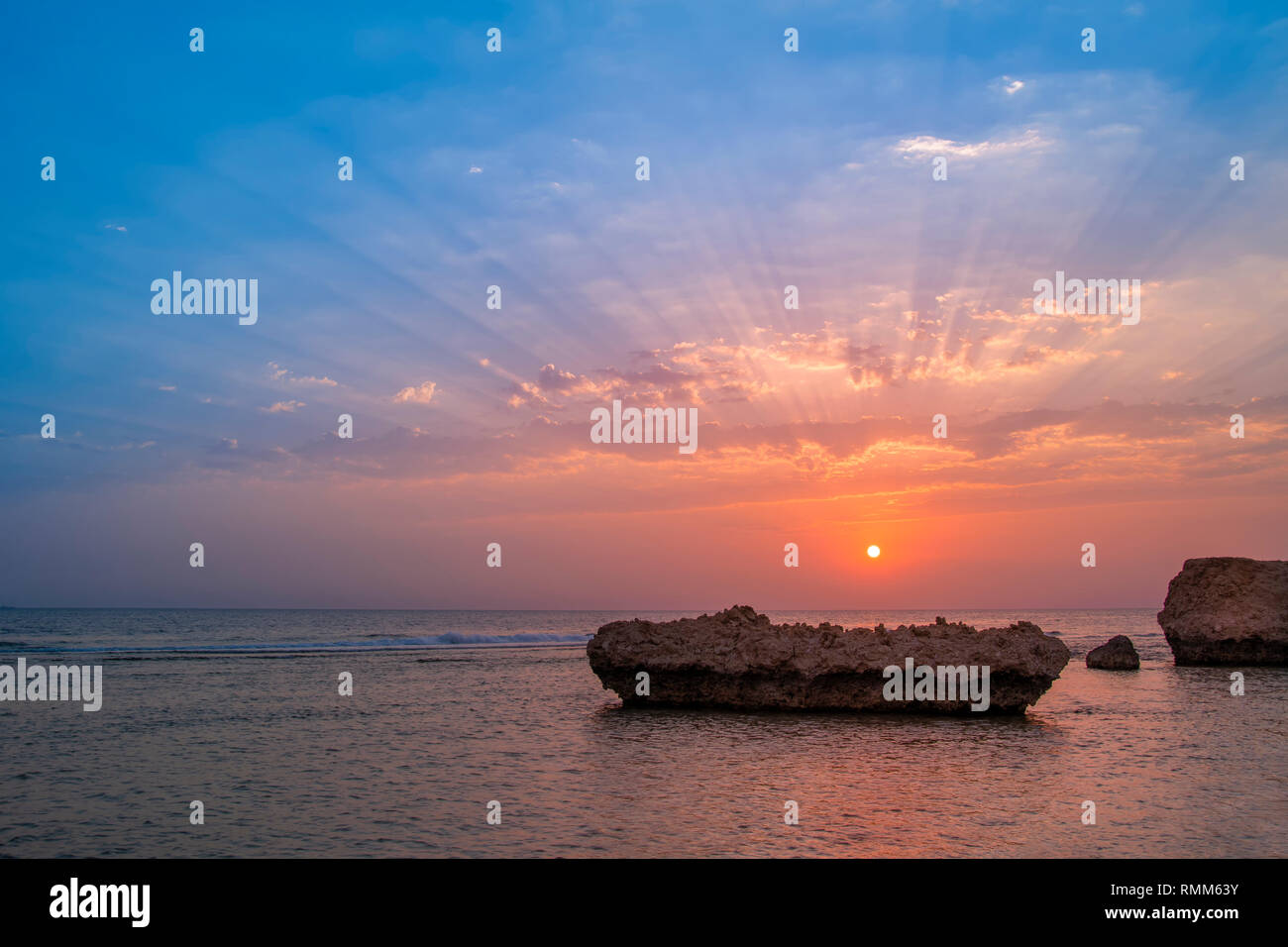 Sunrise sunset sea view hi-res stock photography and images - Alamy