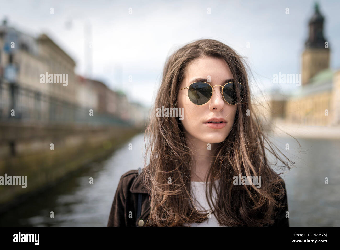 20 24 years portrait hi-res stock photography and images - Alamy